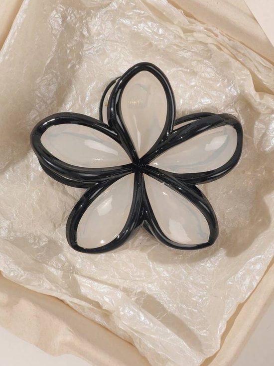 Accessories | Elegant Daisy Hair Claw | Poshmark